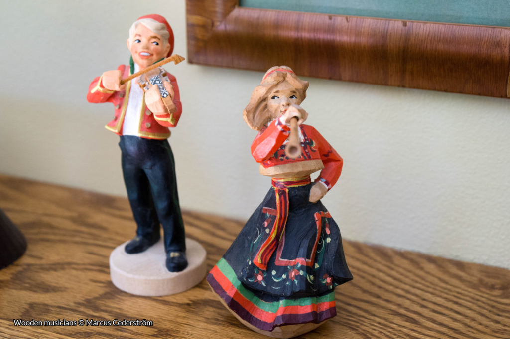 The Devil’s Instrument: Hardanger Fiddles and Norwegian-American Folk ...